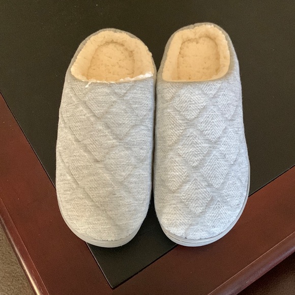 Wayland Square | Shoes | Womens Memory Foam Slippers | Poshmark